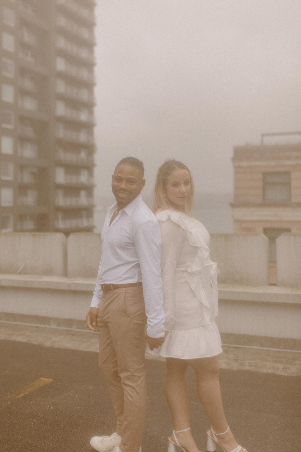 Seattle Rooftop Engagement Session | Emily & Jordan - annieritterjones.com