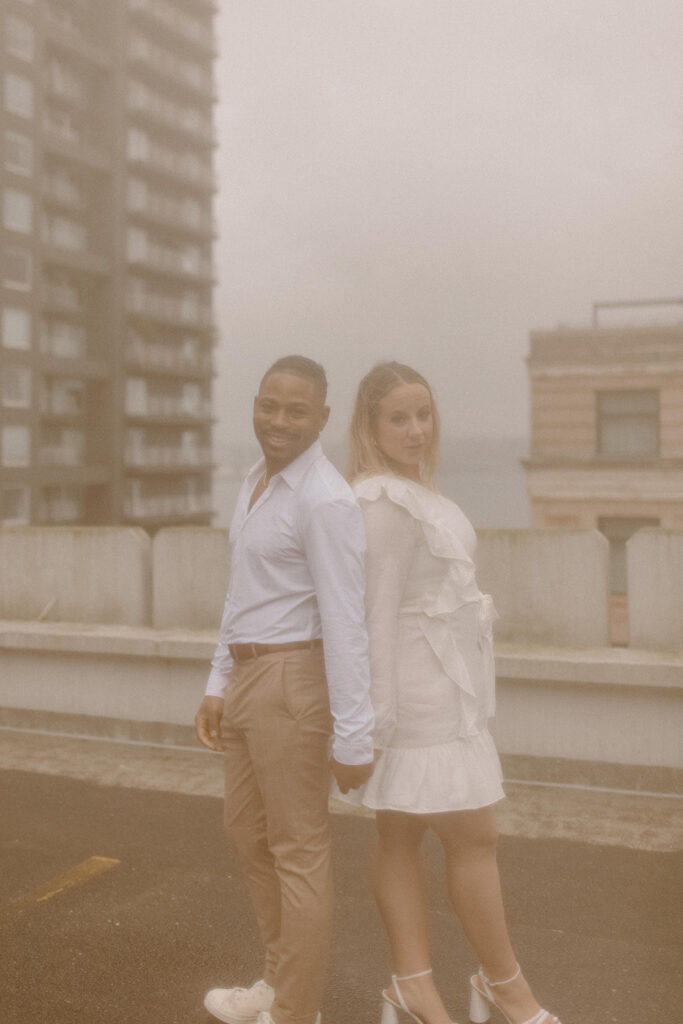 Seattle Rooftop Engagement Session | Emily & Jordan - annieritterjones.com