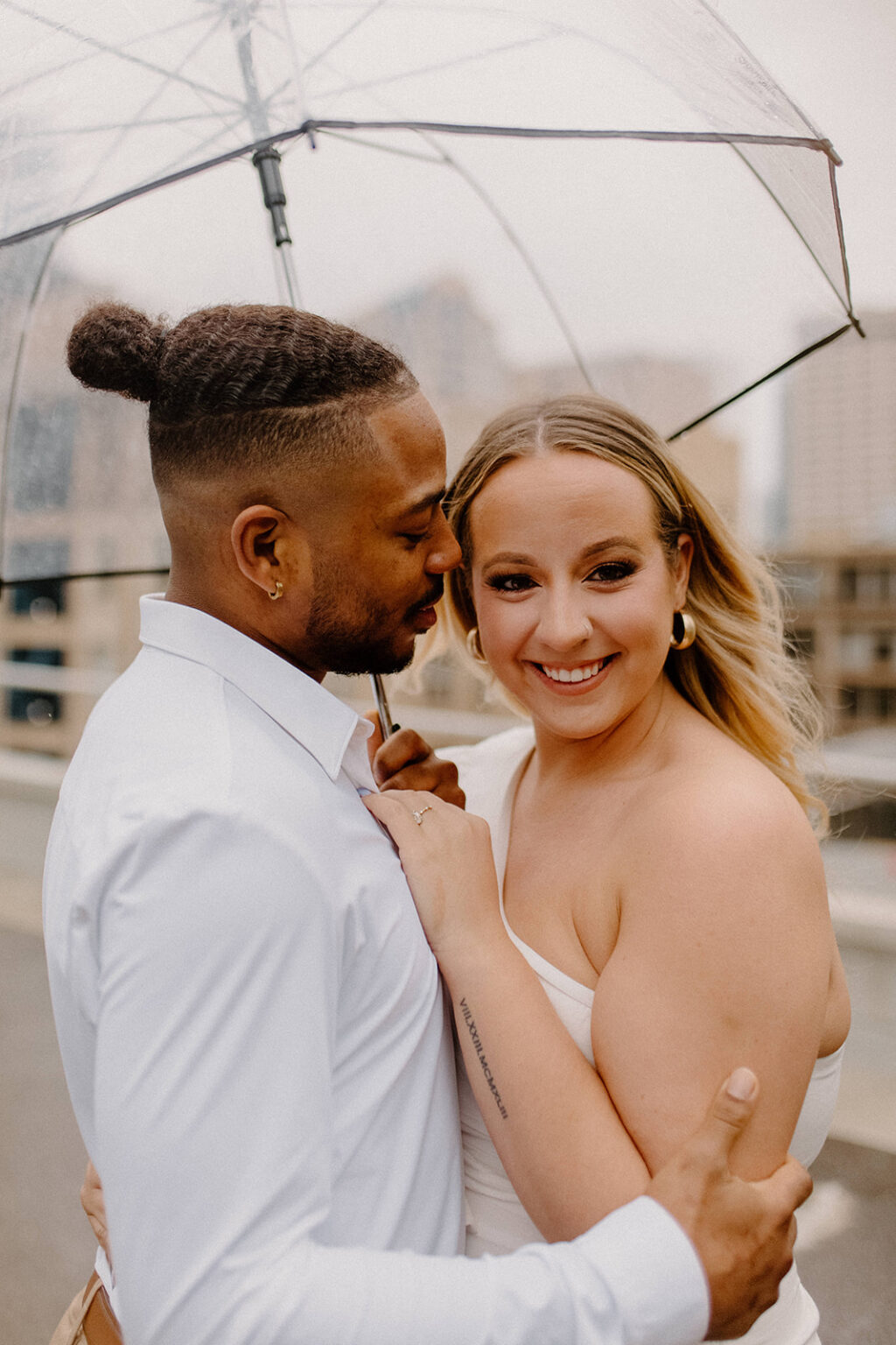 Seattle Rooftop Engagement Session | Emily & Jordan - annieritterjones.com