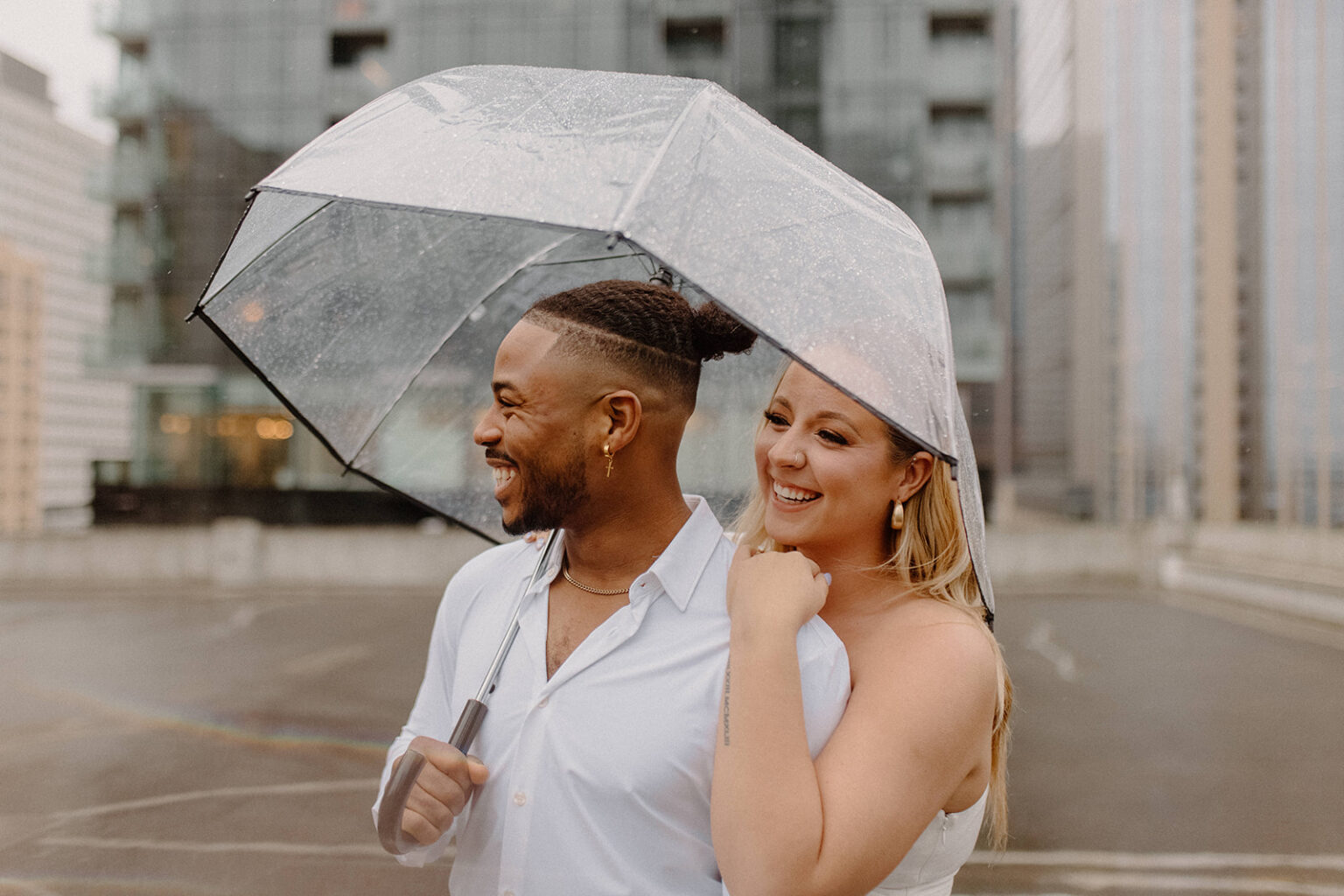 Seattle Rooftop Engagement Session | Emily & Jordan - annieritterjones.com