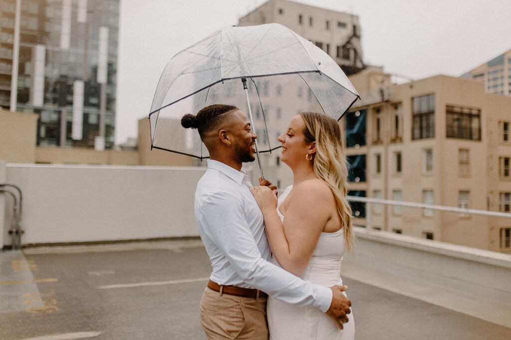 Seattle Rooftop Engagement Session | Emily & Jordan - annieritterjones.com