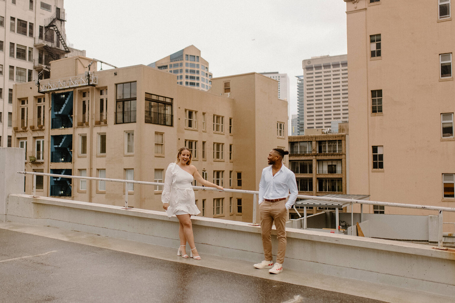 Seattle Rooftop Engagement Session | Emily & Jordan - annieritterjones.com