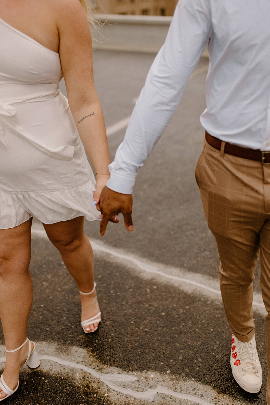 Seattle Rooftop Engagement Session | Emily & Jordan - annieritterjones.com