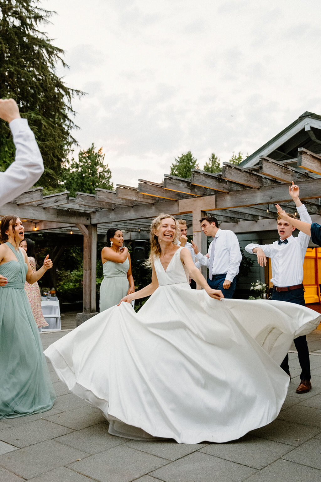 Timeless Seattle Washington Wedding at Washington Park Arboretum ...
