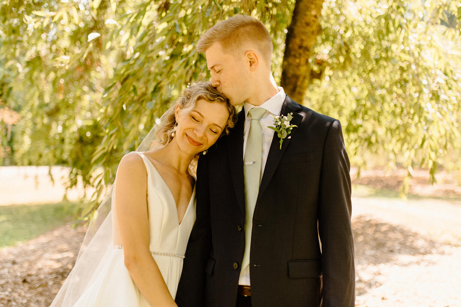 Timeless Seattle Washington Wedding at Washington Park Arboretum ...