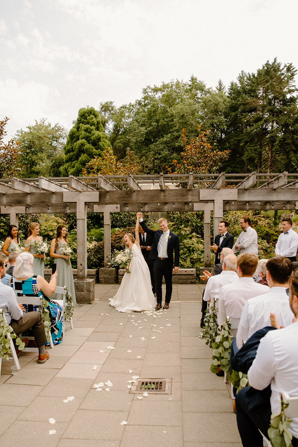 Timeless Seattle Washington Wedding at Washington Park Arboretum ...