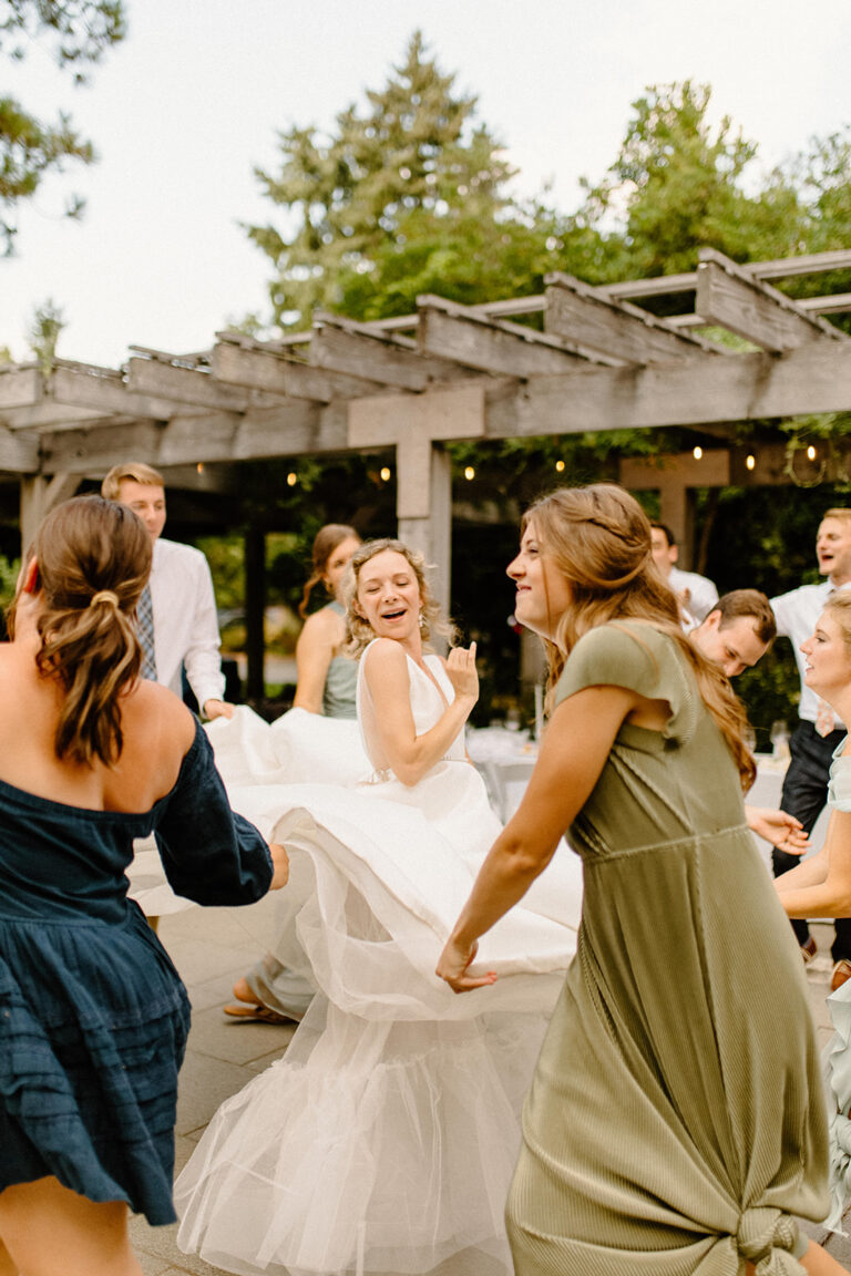 Timeless Seattle Washington Wedding at Washington Park Arboretum ...