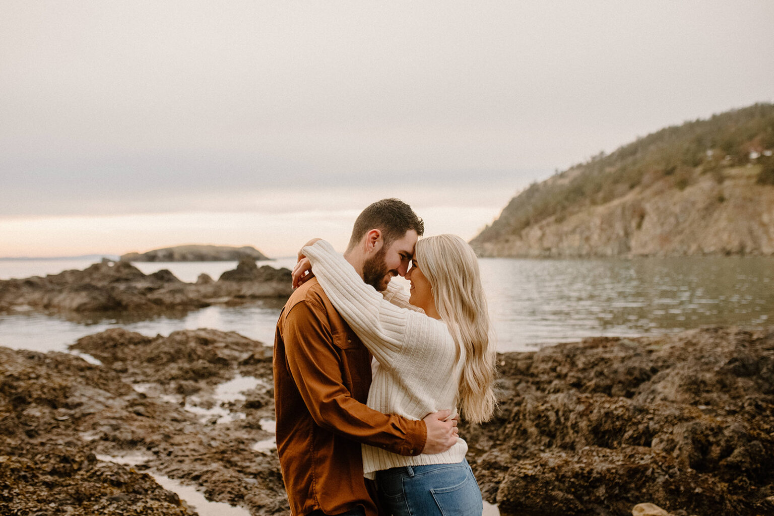 Mackenzie and Josh’s Rosario Beach Engagement Session ...