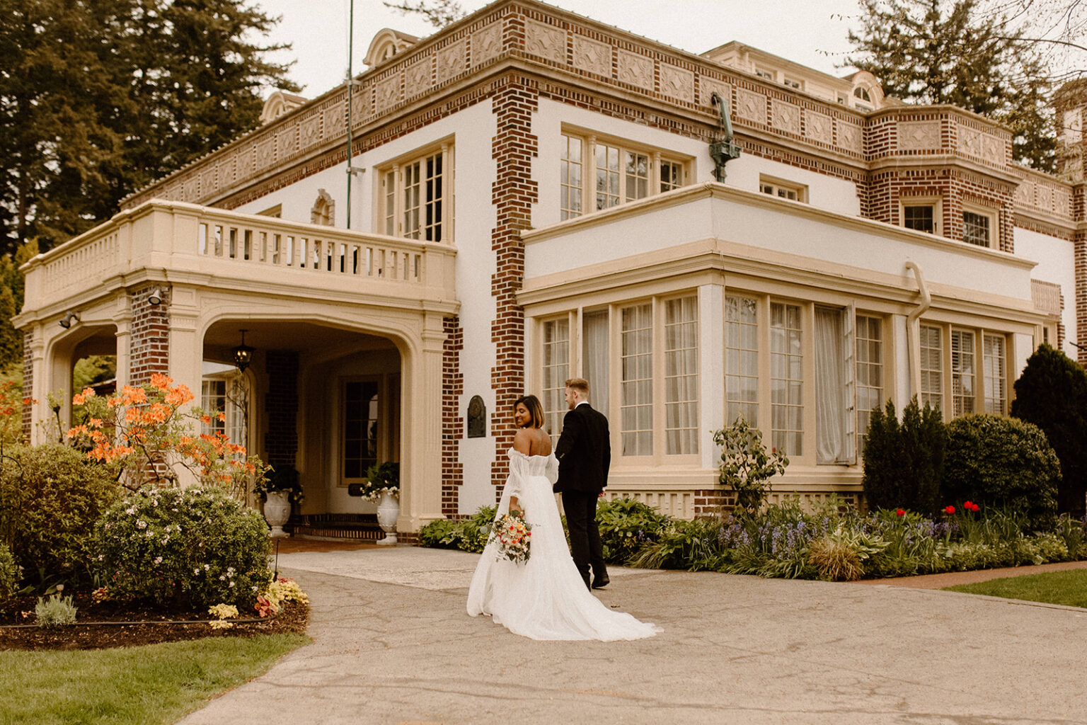 Nethmi & Skyler’s Intimate Lairmont Manor Wedding - annieritterjones.com