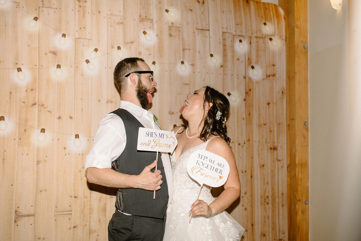 Forest Wedding at The Sleeping Lady Resort - annieritterjones.com