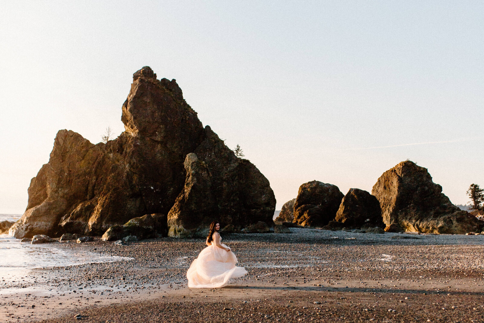 Isaiah and Victoria’s Ruby Beach Elopement in Washington ...