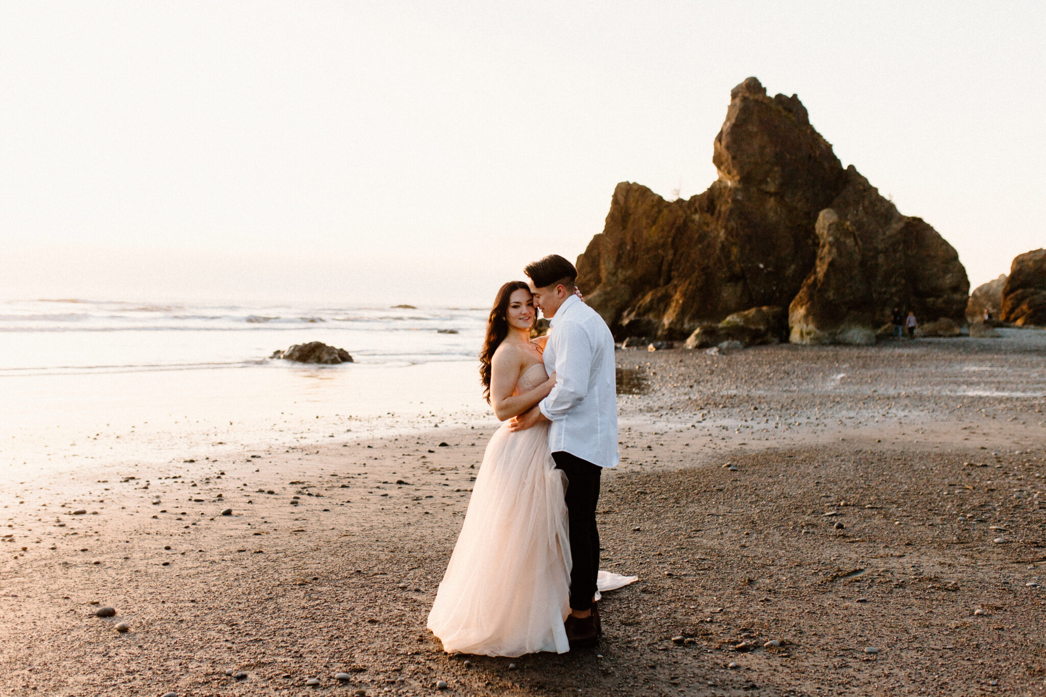 Isaiah and Victoria’s Ruby Beach Elopement in Washington ...