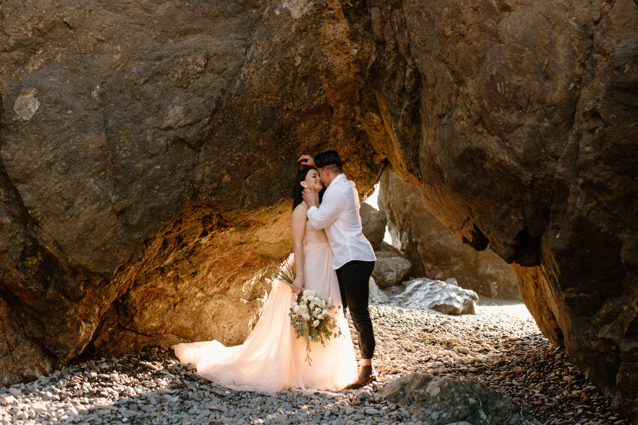 Isaiah and Victoria’s Ruby Beach Elopement in Washington ...