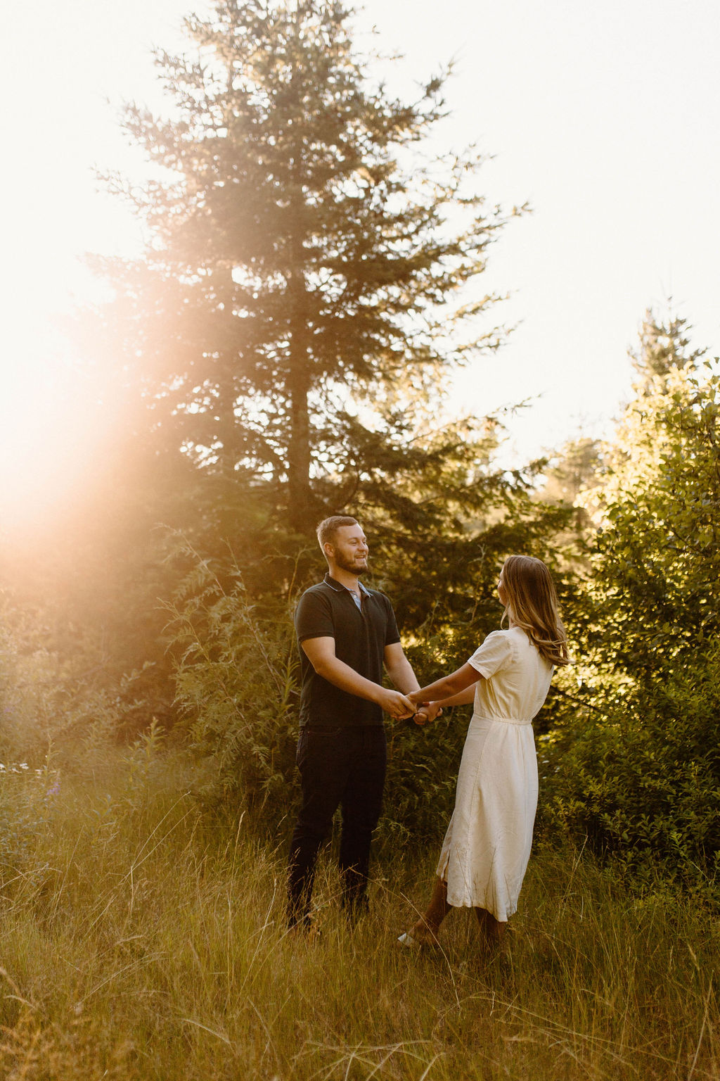 Matt & Kari’s Gold Creek Pond Engagement Photos - annieritterjones.com