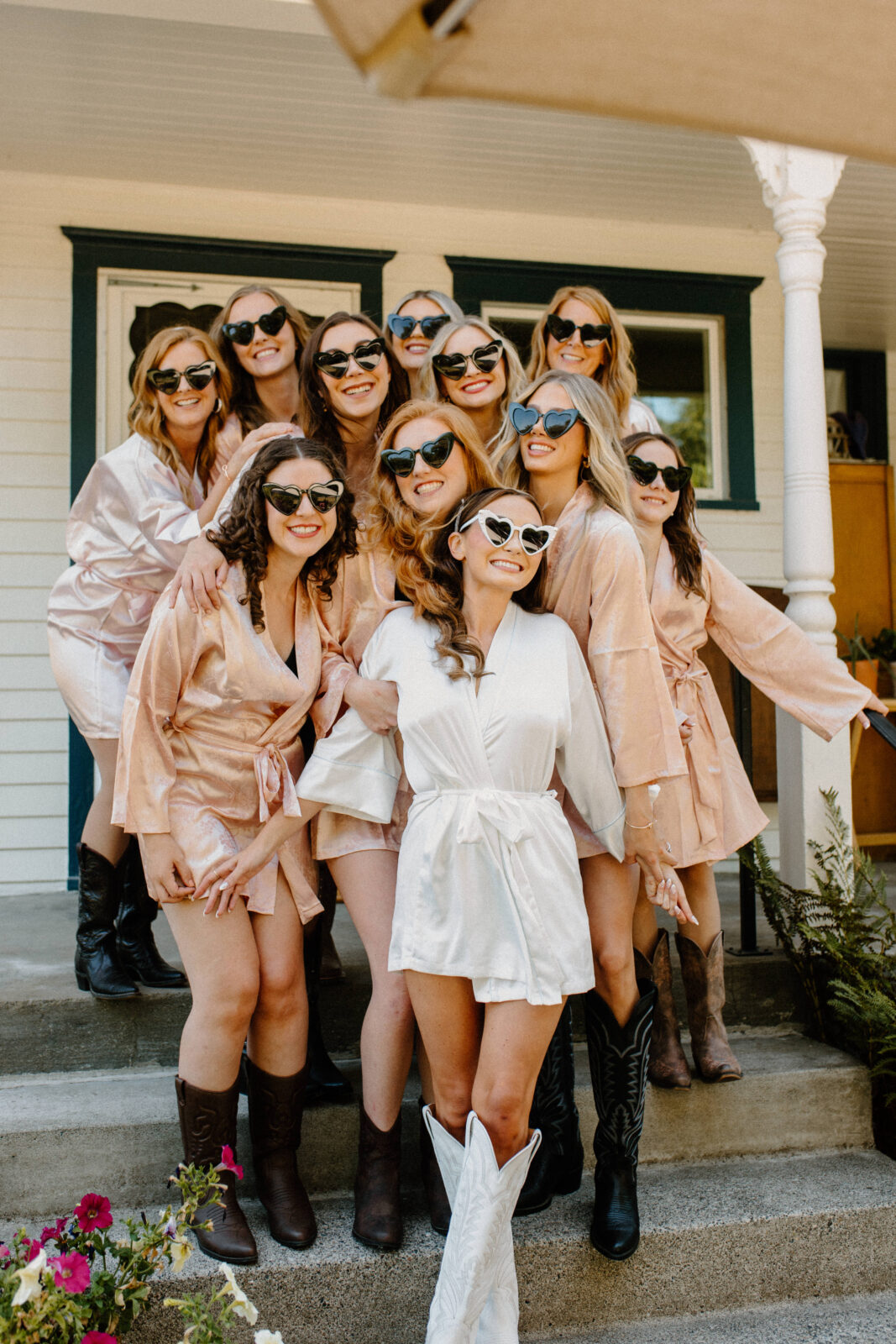 Sunflower Field Summer Wedding | Bailey and Nick - annieritterjones.com